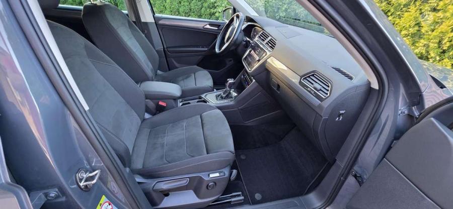 Grey Volkswagen Tiguan 2021 in Taurage, with an engine capacity of 1.50 L and mileage of 76 thousand km for 22000 €, photo 14 on AUTOMOTO.COM.LV