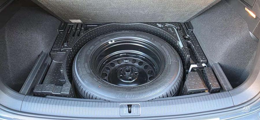 Grey Volkswagen Tiguan 2021 in Taurage, with an engine capacity of 1.50 L and mileage of 76 thousand km for 22000 €, photo 16 on AUTOMOTO.COM.LV