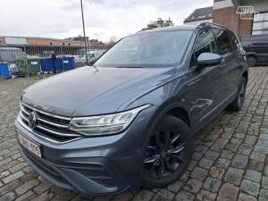Grey Volkswagen Tiguan 2022 in Kaunas, with an engine capacity of 1.50 L and mileage of 89 thousand km for 25489 €, photo  on AUTOMOTO.COM.LV