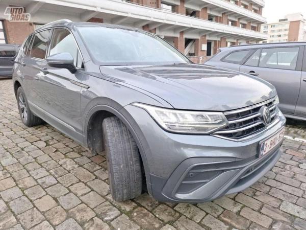 Grey Volkswagen Tiguan 2022 in Kaunas, with an engine capacity of 1.50 L and mileage of 89 thousand km for 25489 €, photo 2 on AUTOMOTO.COM.LV