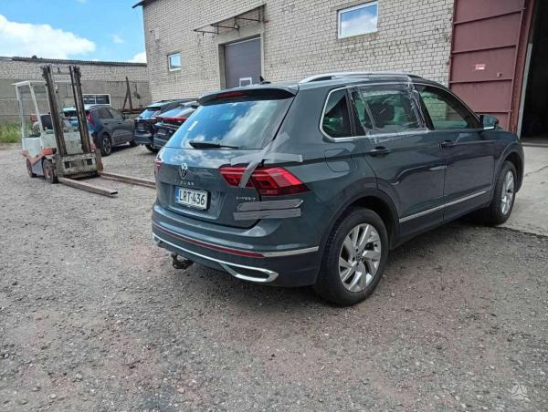 Pelēks Volkswagen Tiguan 2022 Kauņa, ar dzinēja tilpumu 0.00 L un nobraukumu 68 tūkst. km par 13200 €, foto 3 vietnē AUTOMOTO.COM.LV