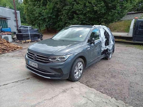 Pelēks Volkswagen Tiguan 2022 Kauņa, ar dzinēja tilpumu 0.00 L un nobraukumu 68 tūkst. km par 13200 €, foto 4 vietnē AUTOMOTO.COM.LV