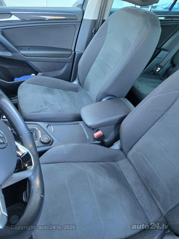 Pelēks Volkswagen Tiguan 2021 Tallina, ar dzinēja tilpumu 2.00 L un nobraukumu 75 tūkst. km par 29000 €, foto 11 vietnē AUTOMOTO.COM.LV