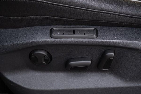 Pelēks Volkswagen Tiguan 2022 Jelgava, ar dzinēja tilpumu 2.00 L un nobraukumu 89 tūkst. km par 24250 €, foto 8 vietnē AUTOMOTO.COM.LV