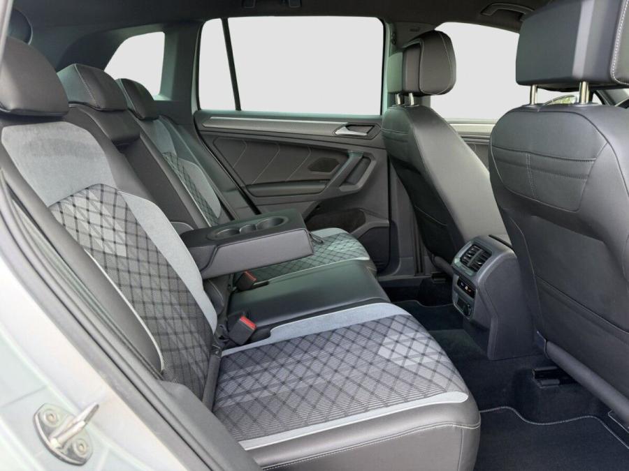 Grey Volkswagen Tiguan 2023 in Parnu, with an engine capacity of 1.50 L and mileage of 54 thousand km for 30900 €, photo 8 on AUTOMOTO.COM.LV
