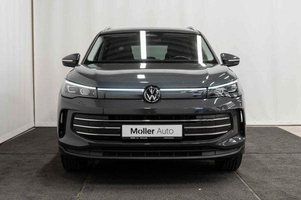 Grey Volkswagen Tiguan 2024 in Tallinn, with an engine capacity of 1.50 L and mileage of 33 thousand km for 29500 €, photo 3 on AUTOMOTO.COM.LV