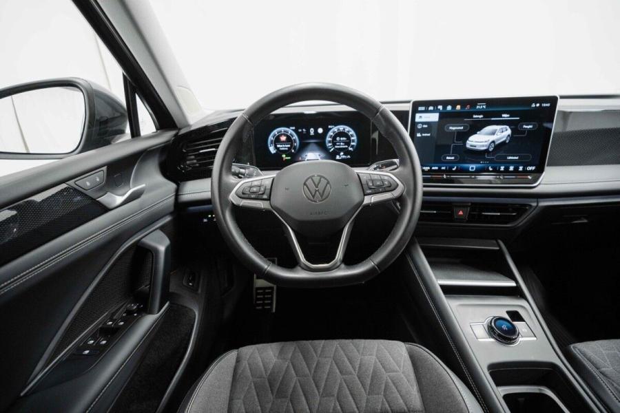 Grey Volkswagen Tiguan 2024 in Tallinn, with an engine capacity of 1.50 L and mileage of 33 thousand km for 29500 €, photo 11 on AUTOMOTO.COM.LV