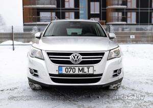 Pelēks Volkswagen Tiguan 2008 Tallina, ar dzinēja tilpumu 2.00 L un nobraukumu 368 tūkst. km par 4490 €, foto 2 vietnē AUTOMOTO.COM.LV