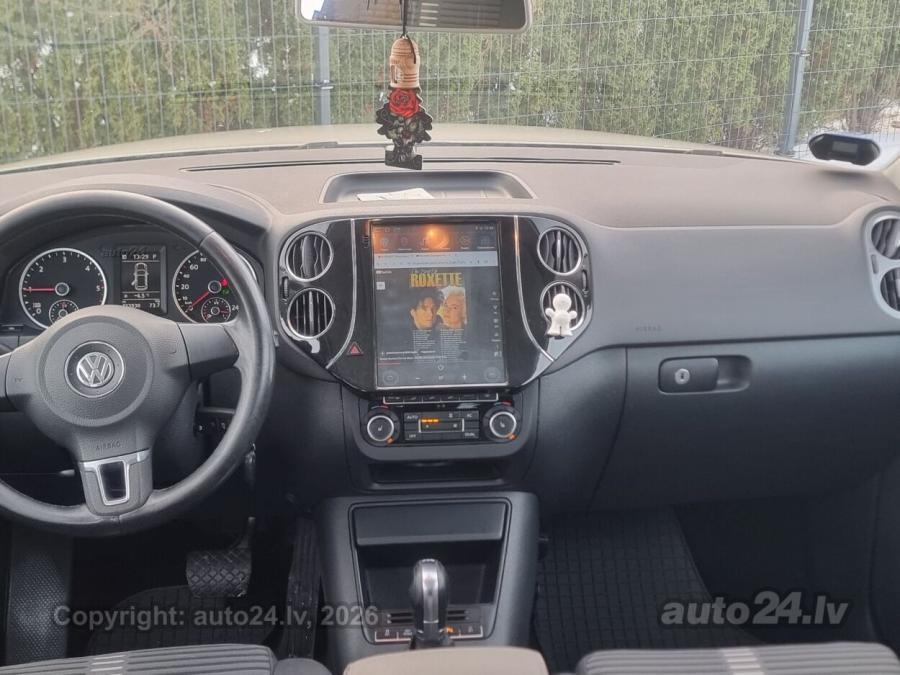 Pelēks Volkswagen Tiguan 2010 Tallina, ar dzinēja tilpumu 2.00 L un nobraukumu 433 tūkst. km par 6499 €, foto 13 vietnē AUTOMOTO.COM.LV