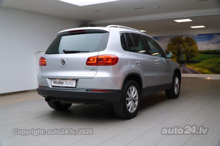 Pelēks Volkswagen Tiguan 2012 Tallina, ar dzinēja tilpumu 2.00 L un nobraukumu 0 tūkst. km par 14900 €, foto 5 vietnē AUTOMOTO.COM.LV