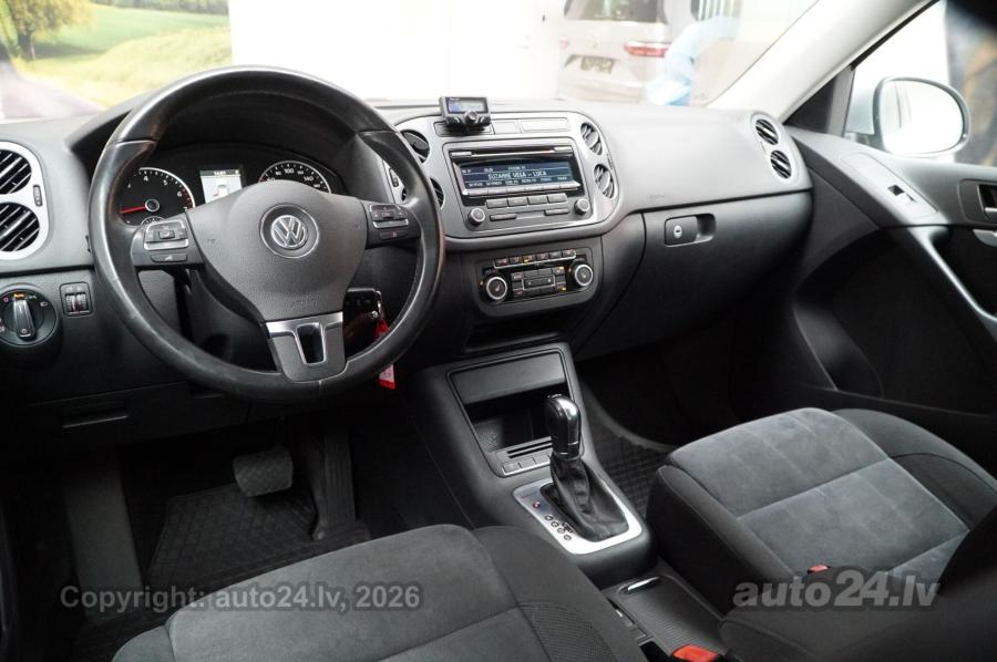 Pelēks Volkswagen Tiguan 2012 Tallina, ar dzinēja tilpumu 2.00 L un nobraukumu 0 tūkst. km par 14900 €, foto 12 vietnē AUTOMOTO.COM.LV