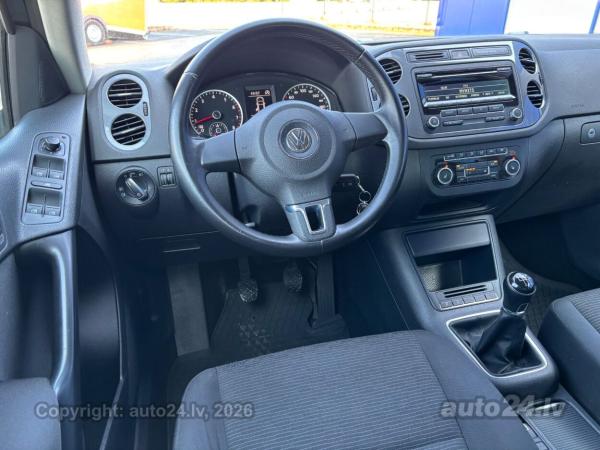 Grey Volkswagen Tiguan 2014 in Paide, with an engine capacity of 1.40 L and mileage of 69 thousand km for 8790 €, photo 11 on AUTOMOTO.COM.LV