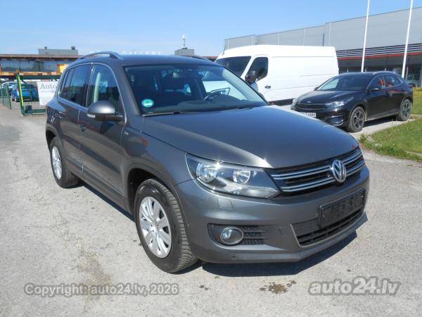 Grey Volkswagen Tiguan 2014 in Viljandi, with an engine capacity of 2.00 L and mileage of 182 thousand km for 10480 €, photo 3 on AUTOMOTO.COM.LV