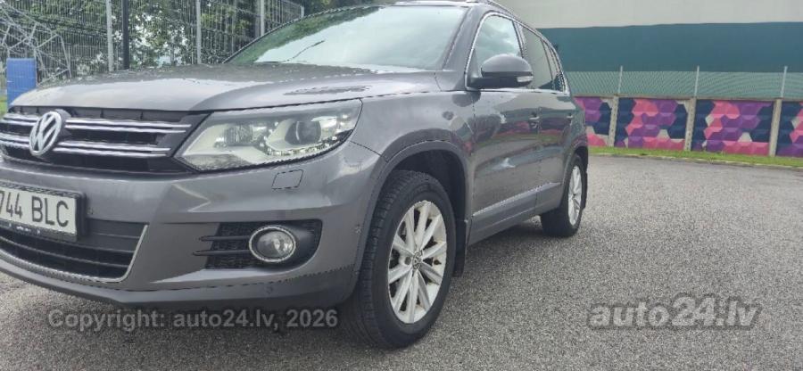 Pelēks Volkswagen Tiguan 2014 Tallina, ar dzinēja tilpumu 2.00 L un nobraukumu 156 tūkst. km par 11000 €, foto 4 vietnē AUTOMOTO.COM.LV