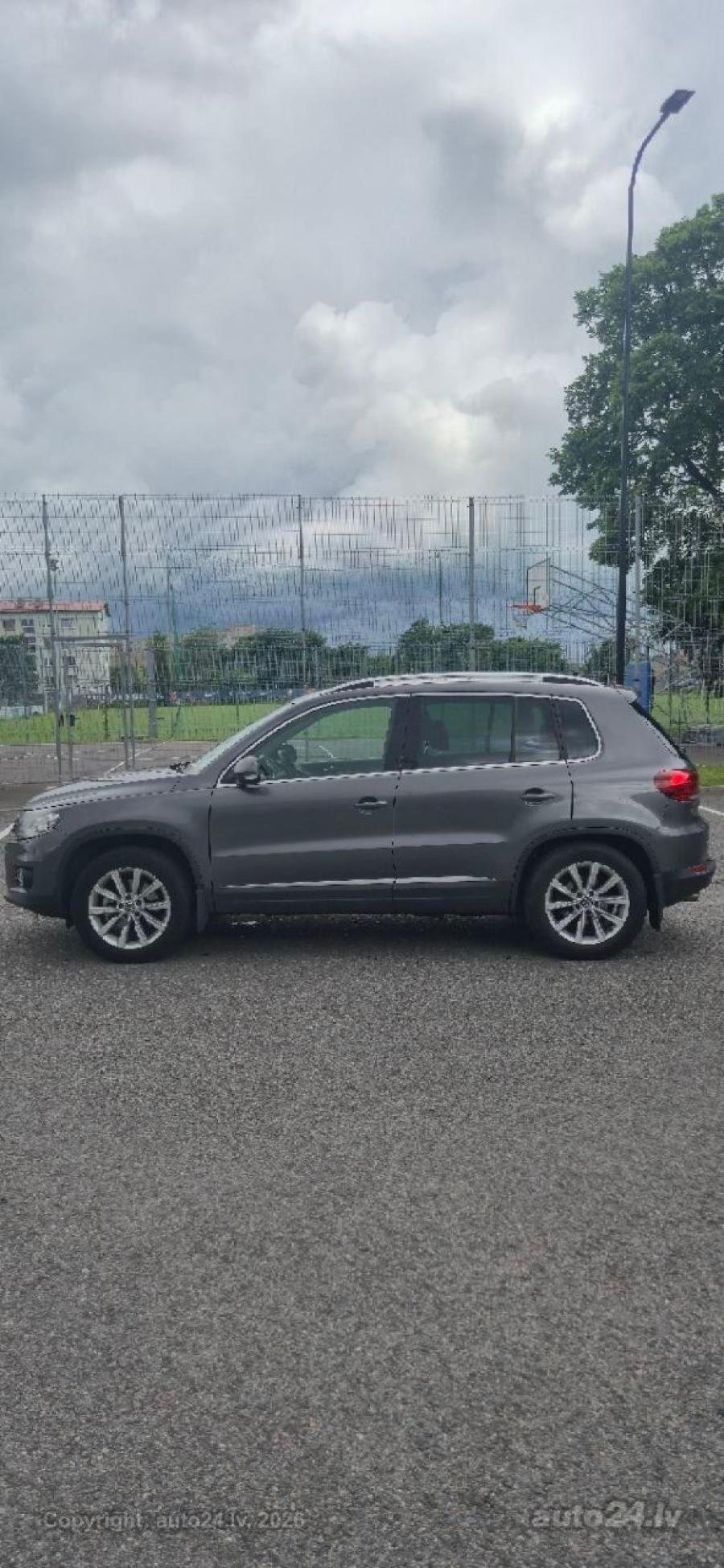 Pelēks Volkswagen Tiguan 2014 Tallina, ar dzinēja tilpumu 2.00 L un nobraukumu 156 tūkst. km par 11000 €, foto 9 vietnē AUTOMOTO.COM.LV