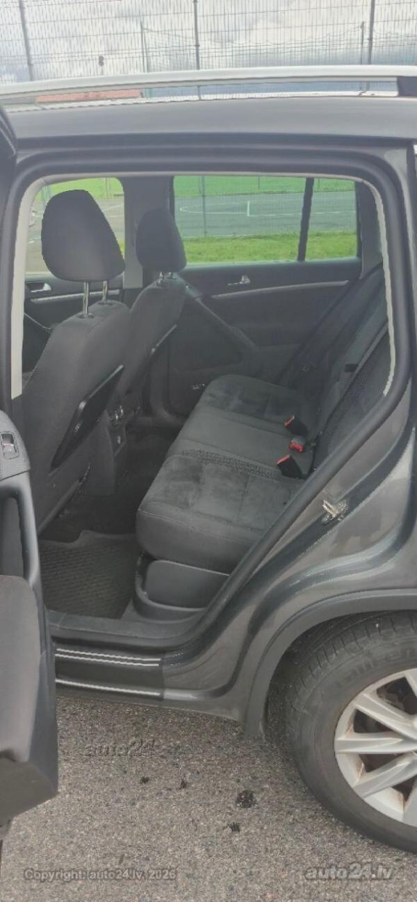 Grey Volkswagen Tiguan 2014 in Tallinn, with an engine capacity of 2.00 L and mileage of 156 thousand km for 11000 €, photo 10 on AUTOMOTO.COM.LV