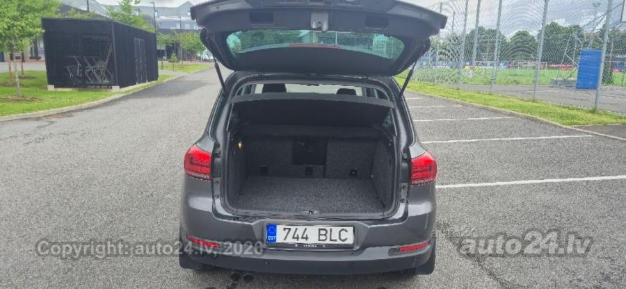 Pelēks Volkswagen Tiguan 2014 Tallina, ar dzinēja tilpumu 2.00 L un nobraukumu 156 tūkst. km par 11000 €, foto 13 vietnē AUTOMOTO.COM.LV