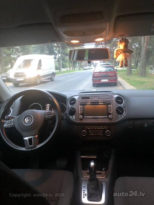 Grey Volkswagen Tiguan 2015 in Tallinn, with an engine capacity of 1.40 L and mileage of 153 thousand km for 9900 €, photo 9 on AUTOMOTO.COM.LV