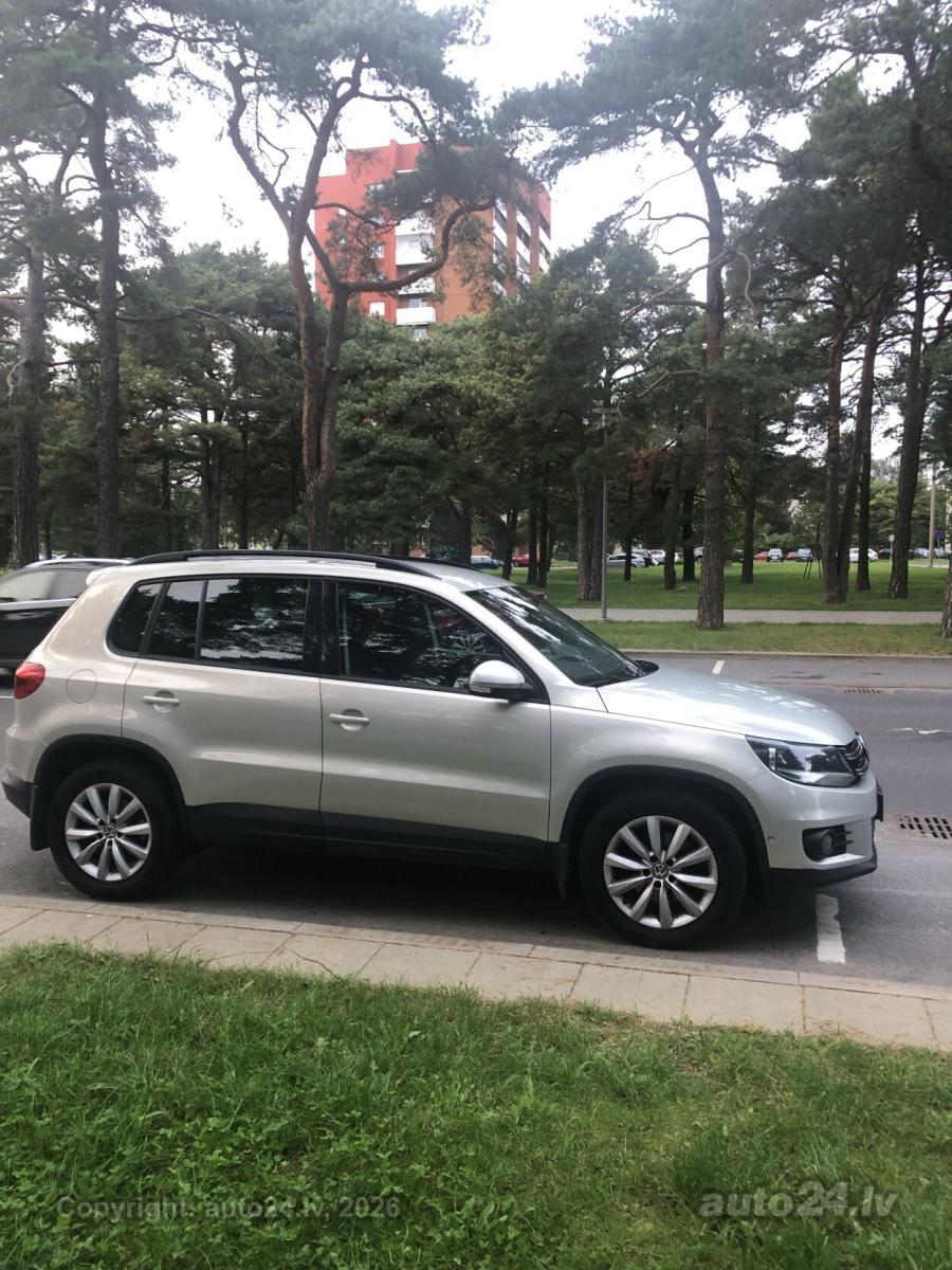 Grey Volkswagen Tiguan 2015 in Tallinn, with an engine capacity of 1.40 L and mileage of 153 thousand km for 9900 €, photo 5 on AUTOMOTO.COM.LV