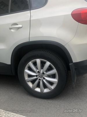 Grey Volkswagen Tiguan 2015 in Tallinn, with an engine capacity of 1.40 L and mileage of 153 thousand km for 9900 €, photo 8 on AUTOMOTO.COM.LV