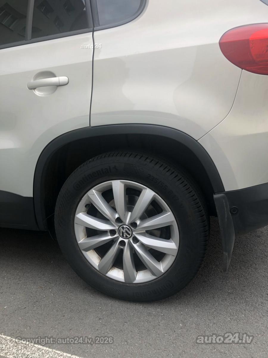 Grey Volkswagen Tiguan 2015 in Tallinn, with an engine capacity of 1.40 L and mileage of 153 thousand km for 9900 €, photo 8 on AUTOMOTO.COM.LV