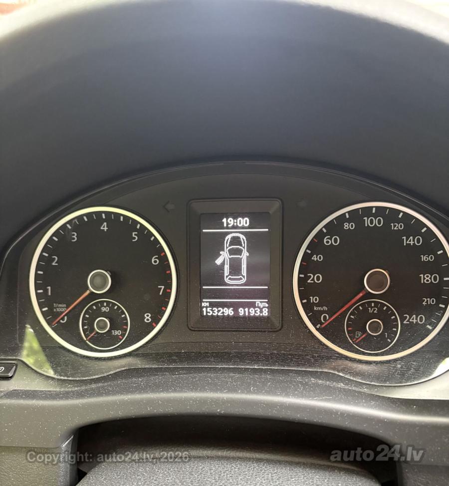Grey Volkswagen Tiguan 2015 in Tallinn, with an engine capacity of 1.40 L and mileage of 153 thousand km for 9900 €, photo 12 on AUTOMOTO.COM.LV