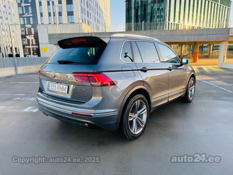 Grey Volkswagen Tiguan 2016 in Tallinn, with an engine capacity of 2.00 L and mileage of 173 thousand km for 17990 €, photo 4 on AUTOMOTO.COM.LV