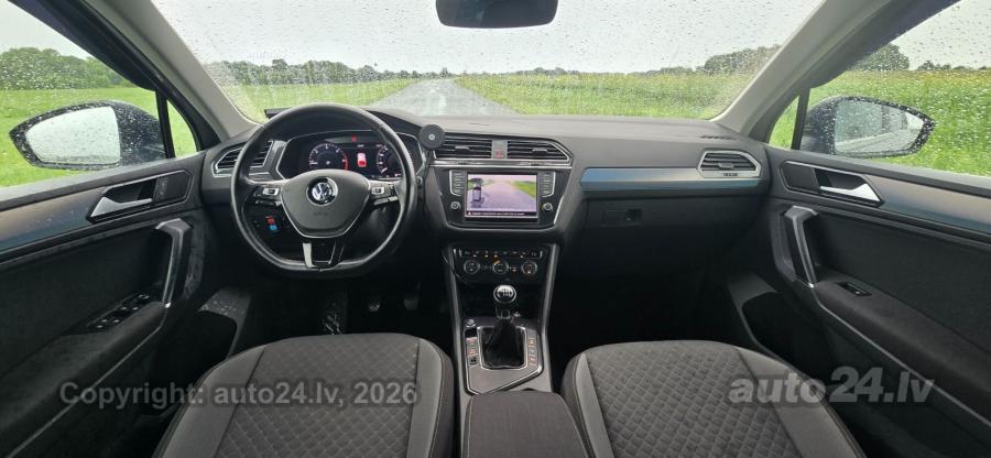 Grey Volkswagen Tiguan 2016 in Johvi, with an engine capacity of 2.00 L and mileage of 210 thousand km for 14500 €, photo 17 on AUTOMOTO.COM.LV