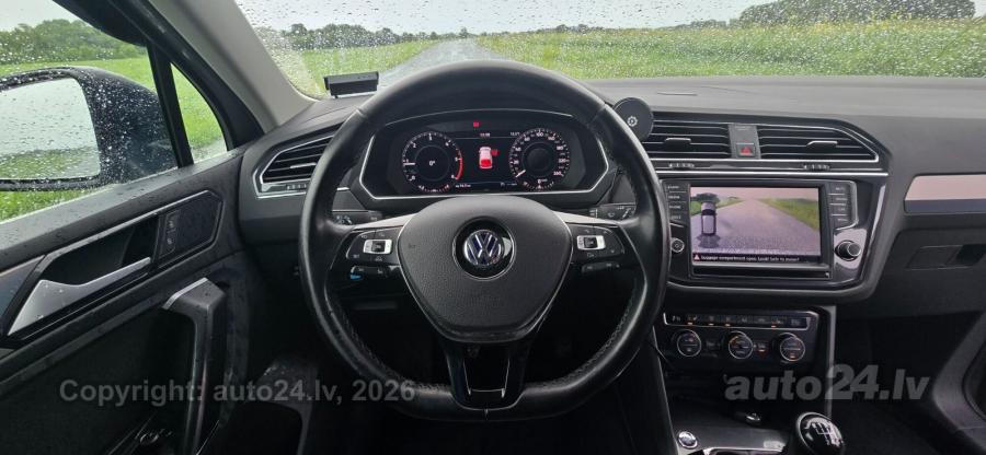 Grey Volkswagen Tiguan 2016 in Johvi, with an engine capacity of 2.00 L and mileage of 210 thousand km for 14500 €, photo 18 on AUTOMOTO.COM.LV