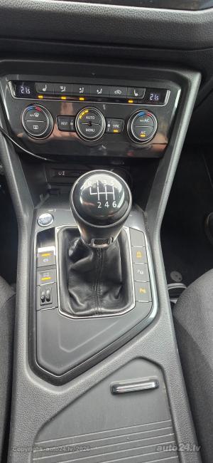 Grey Volkswagen Tiguan 2016 in Johvi, with an engine capacity of 2.00 L and mileage of 210 thousand km for 14500 €, photo 19 on AUTOMOTO.COM.LV