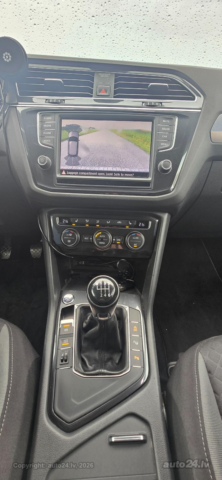 Grey Volkswagen Tiguan 2016 in Johvi, with an engine capacity of 2.00 L and mileage of 210 thousand km for 14500 €, photo 20 on AUTOMOTO.COM.LV