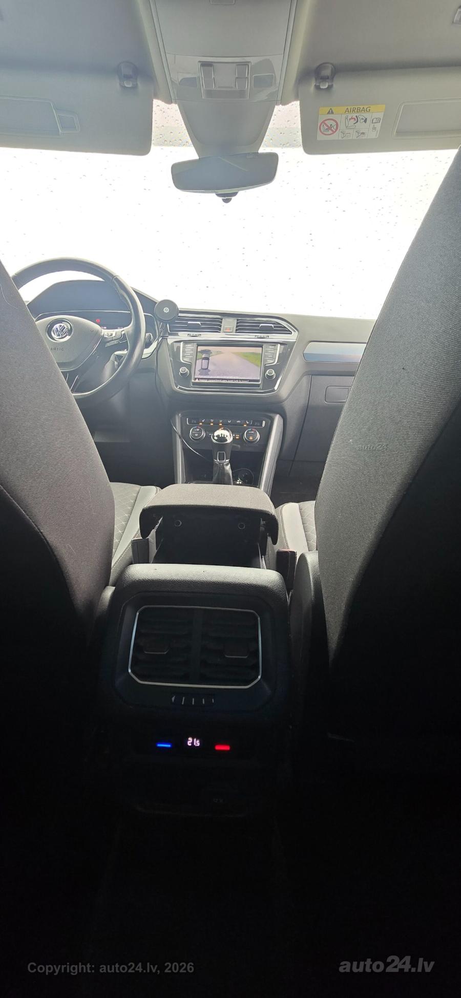 Grey Volkswagen Tiguan 2016 in Johvi, with an engine capacity of 2.00 L and mileage of 210 thousand km for 14500 €, photo 21 on AUTOMOTO.COM.LV