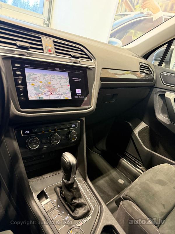 Grey Volkswagen Tiguan 2017 in Rakvere, with an engine capacity of 2.00 L and mileage of 257 thousand km for 17500 €, photo 11 on AUTOMOTO.COM.LV