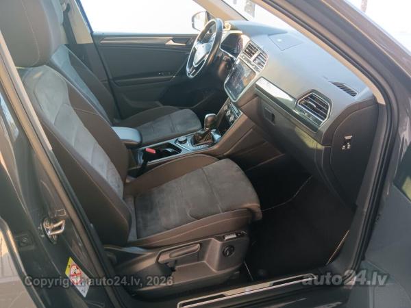 Grey Volkswagen Tiguan 2018 in Tallinn, with an engine capacity of 2.00 L and mileage of 180 thousand km for 16990 €, photo 8 on AUTOMOTO.COM.LV