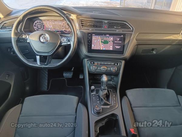 Grey Volkswagen Tiguan 2018 in Tallinn, with an engine capacity of 2.00 L and mileage of 180 thousand km for 16990 €, photo 9 on AUTOMOTO.COM.LV