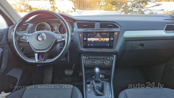 Grey Volkswagen Tiguan 2018 in Tallinn, with an engine capacity of 2.00 L and mileage of 71 thousand km for 19000 €, photo 5 on AUTOMOTO.COM.LV