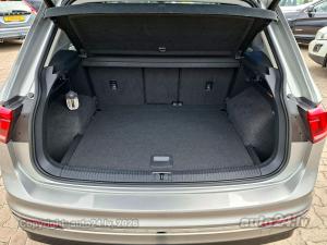 Pelēks Volkswagen Tiguan 2018 Tartu, ar dzinēja tilpumu 2.00 L un nobraukumu 216 tūkst. km par 16990 €, foto 25 vietnē AUTOMOTO.COM.LV