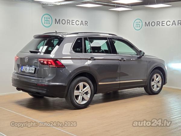 Grey Volkswagen Tiguan 2018 in Tallinn, with an engine capacity of 2.00 L and mileage of 92 thousand km for 18900 €, photo 5 on AUTOMOTO.COM.LV