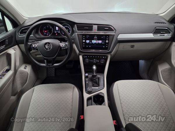 Grey Volkswagen Tiguan 2018 in Tallinn, with an engine capacity of 2.00 L and mileage of 92 thousand km for 18900 €, photo 8 on AUTOMOTO.COM.LV