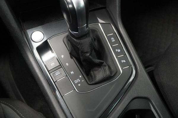 Pelēks Volkswagen Tiguan 2019 Tallina, ar dzinēja tilpumu 2.00 L un nobraukumu 97 tūkst. km par 18900 €, foto 11 vietnē AUTOMOTO.COM.LV