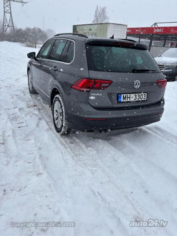 Grey Volkswagen Tiguan 2019 in Riga, with an engine capacity of 1.97 L and mileage of 100 thousand km for 22900 €, photo 2 on AUTOMOTO.COM.LV