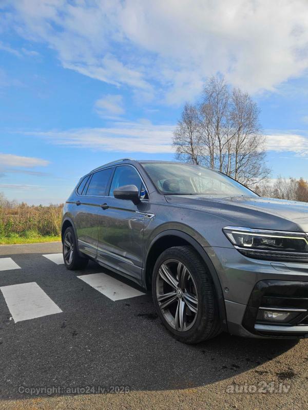 Pelēks Volkswagen Tiguan 2019 Tallina, ar dzinēja tilpumu 2.00 L un nobraukumu 130 tūkst. km par 28900 €, foto 4 vietnē AUTOMOTO.COM.LV