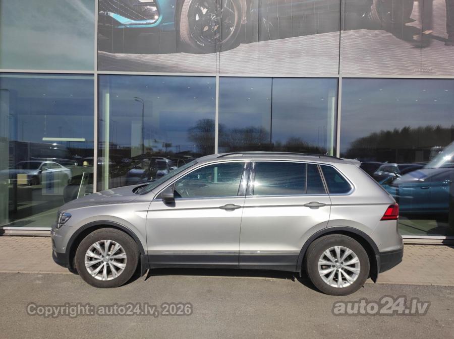 Grey Volkswagen Tiguan 2019 in Tallinn, with an engine capacity of 1.50 L and mileage of 126 thousand km for 19900 €, photo 3 on AUTOMOTO.COM.LV