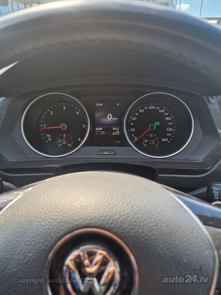 Pelēks Volkswagen Tiguan 2019 Tallina, ar dzinēja tilpumu 2.00 L un nobraukumu 195 tūkst. km par 17000 €, foto 13 vietnē AUTOMOTO.COM.LV