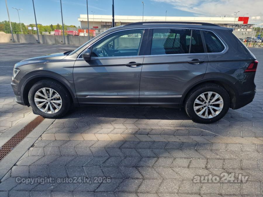 Pelēks Volkswagen Tiguan 2019 Tallina, ar dzinēja tilpumu 2.00 L un nobraukumu 195 tūkst. km par 17000 €, foto 23 vietnē AUTOMOTO.COM.LV