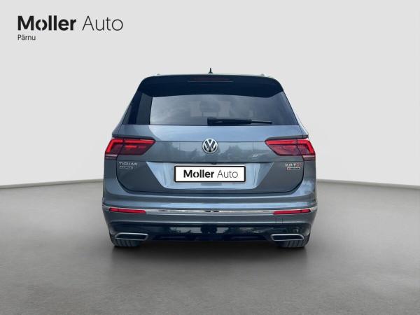 Pelēks Volkswagen Tiguan 2019 Pērnava, ar dzinēja tilpumu 2.00 L un nobraukumu 139 tūkst. km par 27900 €, foto 4 vietnē AUTOMOTO.COM.LV