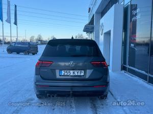 Pelēks Volkswagen Tiguan 2020 Viljandi, ar dzinēja tilpumu 2.00 L un nobraukumu 134 tūkst. km par 23500 €, foto 4 vietnē AUTOMOTO.COM.LV
