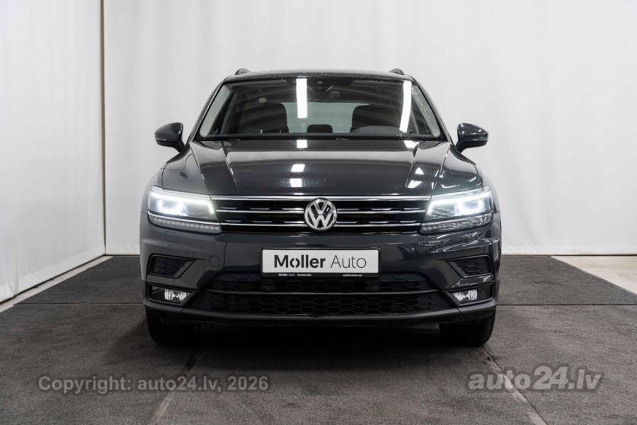 Grey Volkswagen Tiguan 2020 in Tallinn, with an engine capacity of 2.00 L and mileage of 131 thousand km for 21500 €, photo 3 on AUTOMOTO.COM.LV