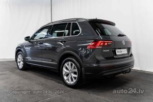 Grey Volkswagen Tiguan 2020 in Tallinn, with an engine capacity of 2.00 L and mileage of 131 thousand km for 21500 €, photo 5 on AUTOMOTO.COM.LV