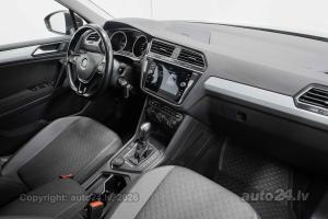 Grey Volkswagen Tiguan 2020 in Tallinn, with an engine capacity of 2.00 L and mileage of 131 thousand km for 21500 €, photo 8 on AUTOMOTO.COM.LV